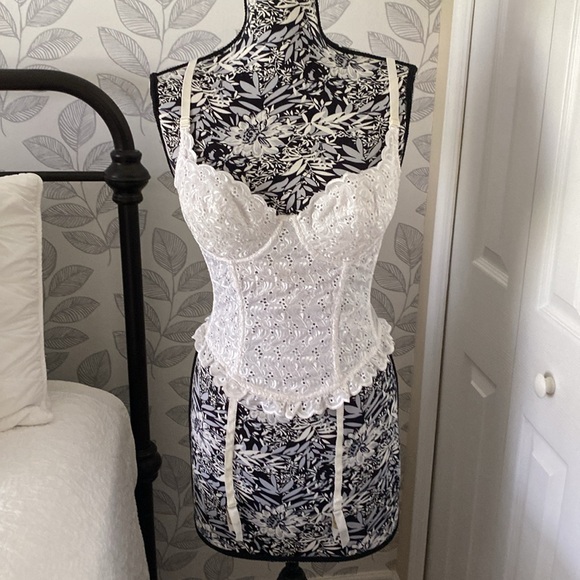 Shandiz | Intimates & Sleepwear | Vintage 9s Shandiz Eyelet Collection ...
